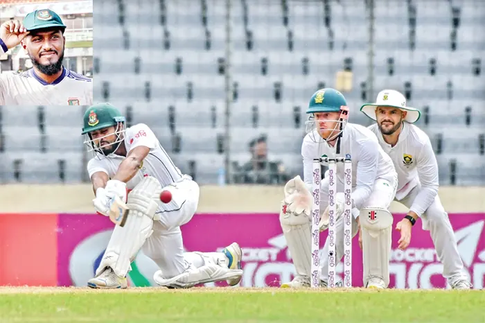 লজ্জা বাঁচিয়ে হাসি ফোটালেন মিরাজ