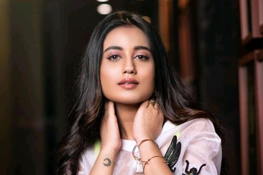 প্রেমিকের সংখ্যা বলতে নারাজ স্বস্তিকা