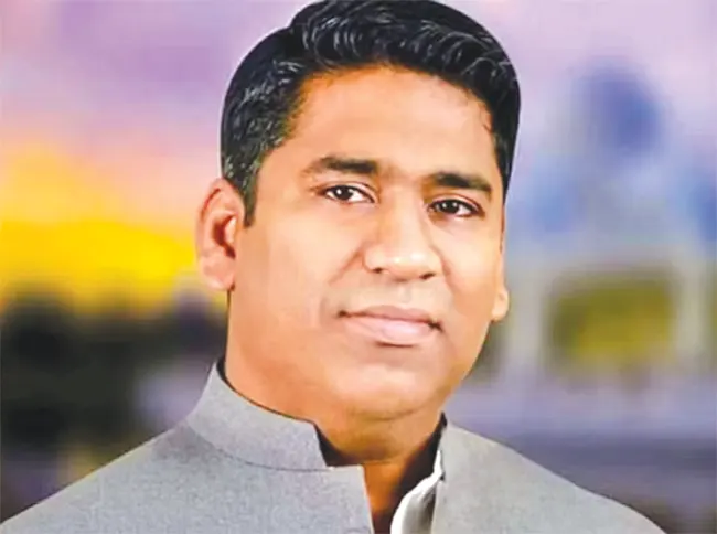 নৌকার প্রার্থীর উপদেষ্টা কমিটিতেও স্থান হয়নি মেয়র সাদিকের