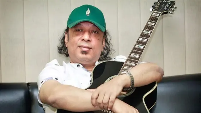 ৬০০ টাকা নিয়ে ঢাকায় আসা আইয়ুব বাচ্চু হয়ে ওঠেন ব্যান্ড সংগীতের দিকপাল